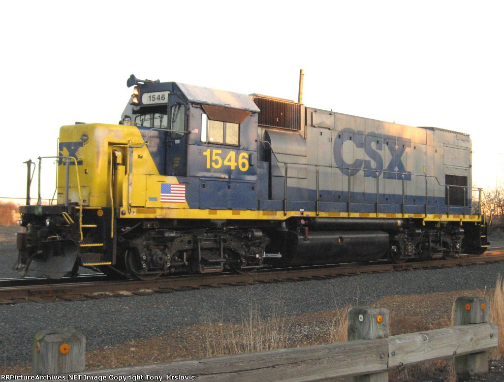 CSX 1546 Tieing up for the evening
